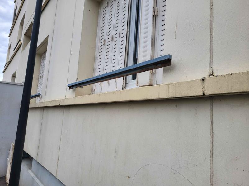 Lisse de fenêtre en acier - matériaux de récupération