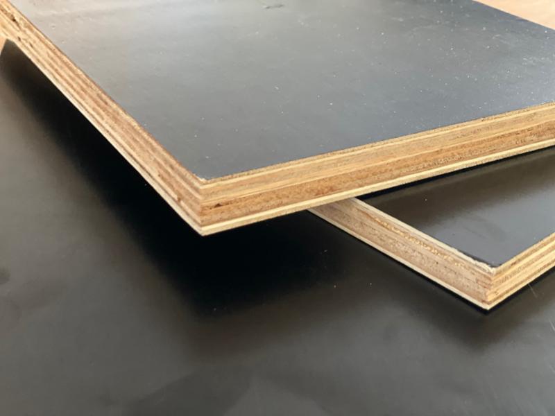 Coffrage contreplaqué - matériaux de récupération