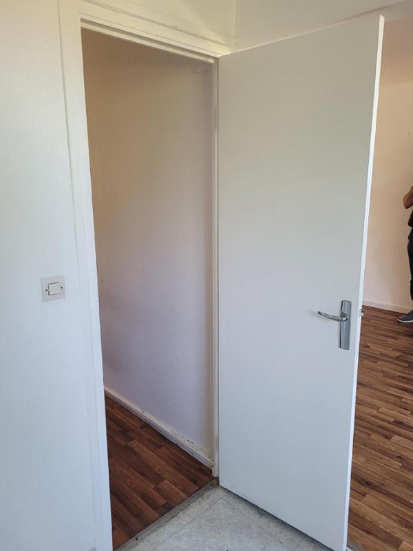 Porte intérieure pleine bois - matériaux de récupération