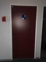 Porte simple manuelle - matériaux de récupération