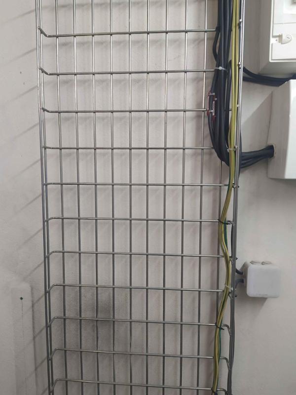 Chemin de câble filaire - matériaux de récupération