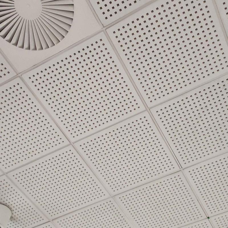 Faux plafond en laine de roche perforé - matériaux de récupération